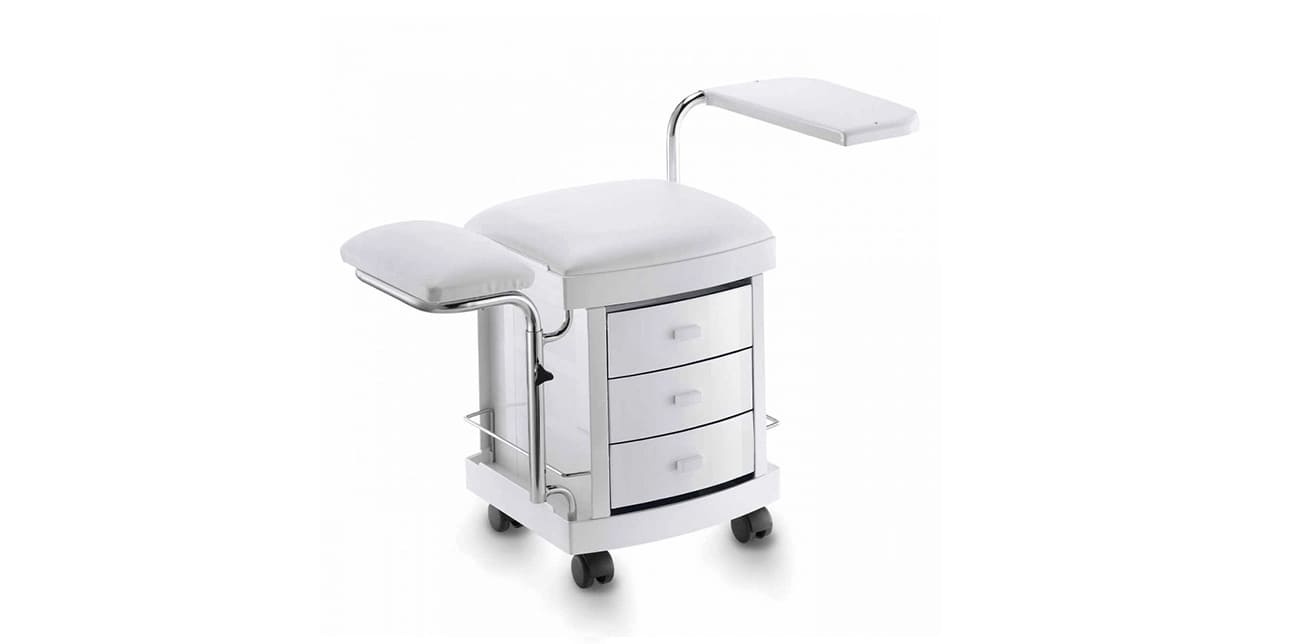 Carrelli manicure e pedicure professionali per saloni di bellezza